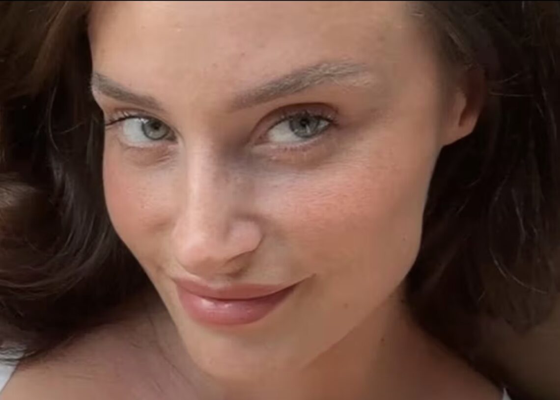 Ex-Temptation Island deelneemster Demi gooit mooi kiekje - WeetjeWijzer